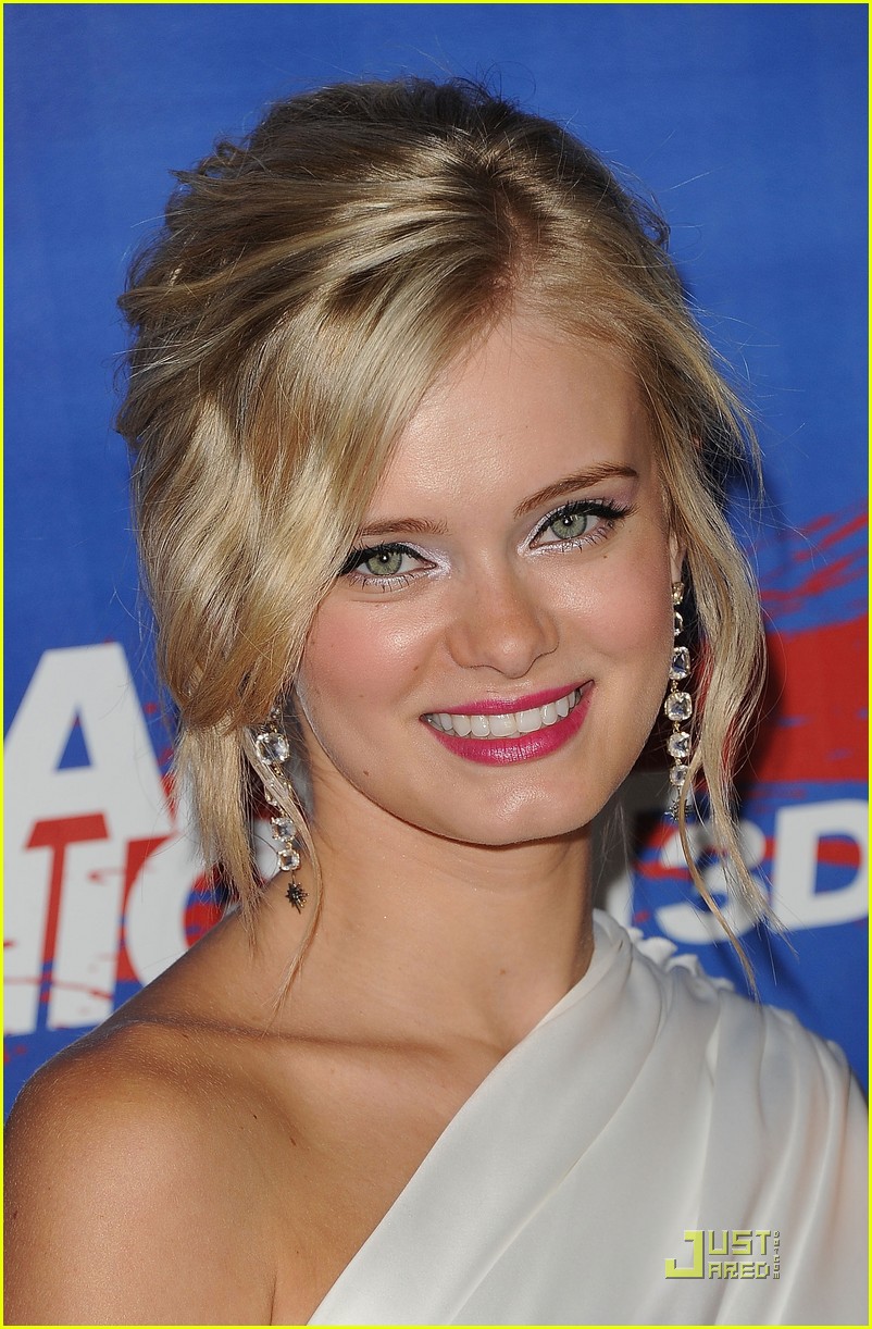 Chris Zylka: 'Shark Night 3D' Screening!: Photo 2575972 | Chris Zylka ...