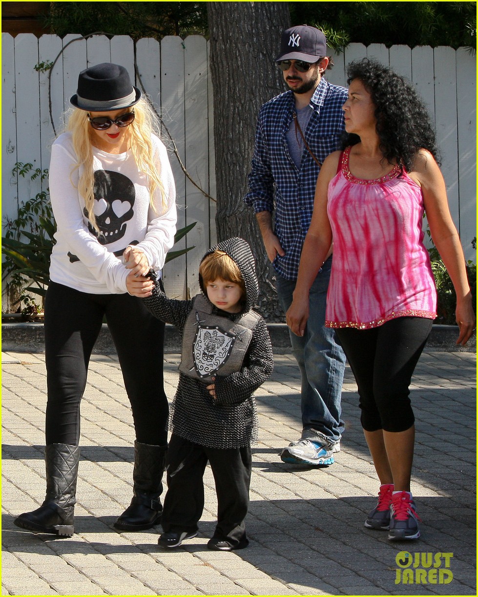 Christina Aguilera: 'Open' To Singing At the Super Bowl!: Photo 2595582 ...