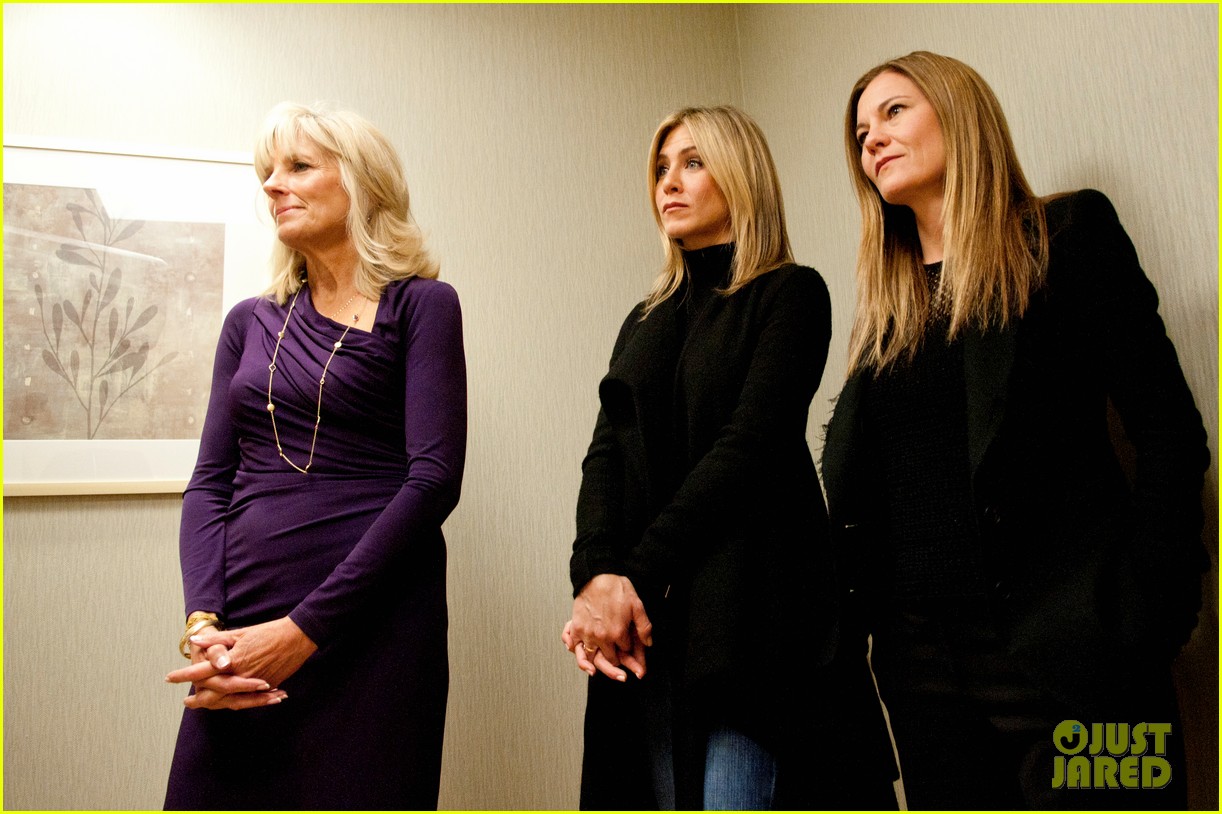 Jennifer Aniston: Inova Alexandria Hospital Visit With Jill Biden ...