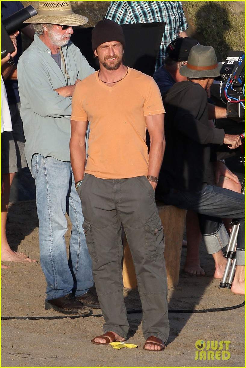 Gerard Butler: 'Of Men and Mavericks' Beach Scenes!: Photo 2589972 ...