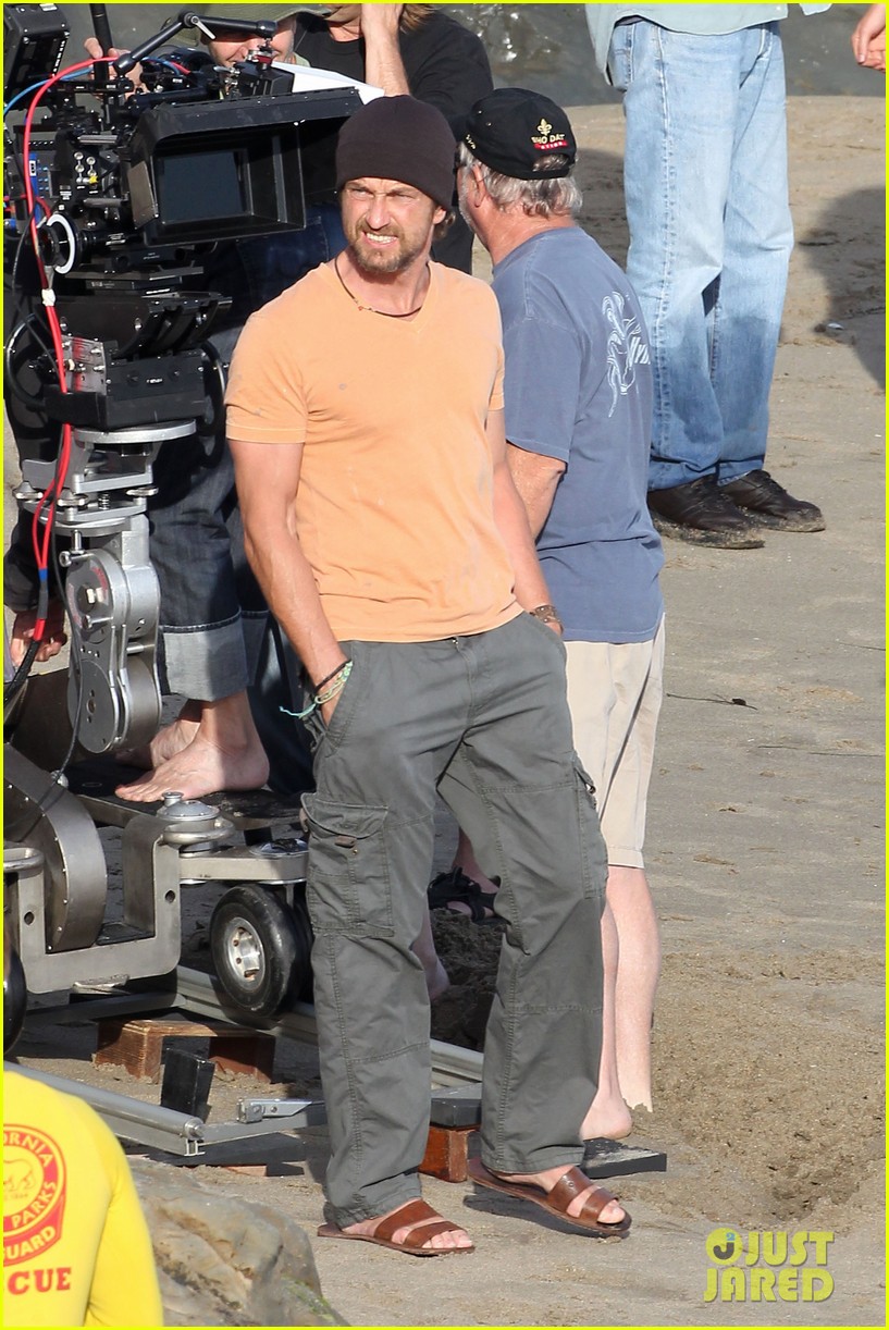 Gerard Butler: 'Of Men and Mavericks' Beach Scenes!: Photo 2589977 ...