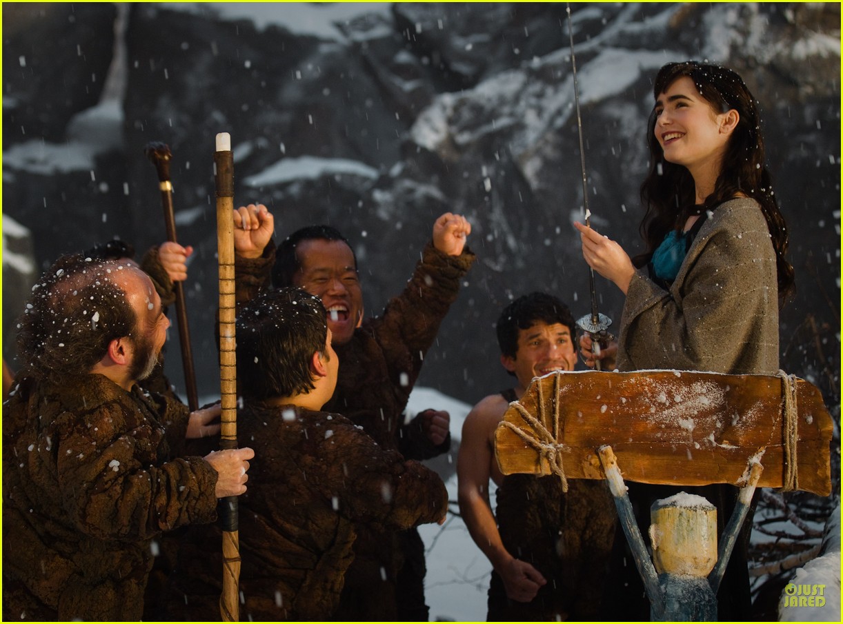 Julia Roberts as Snow White's Evil Queen - First Look!: Photo 2588277 ...