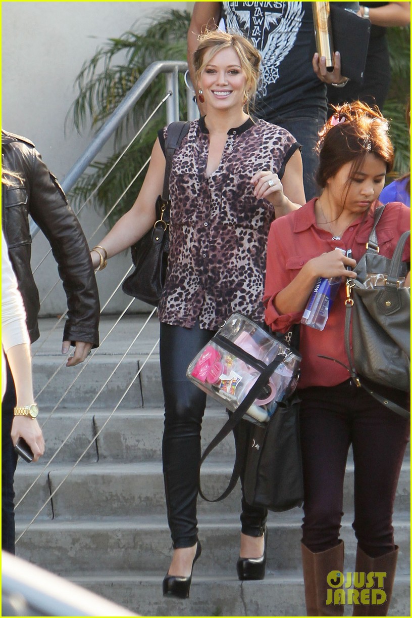 Hilary Duff: 'Chelsea Lately' Appearance!: Photo 2590883 | Hilary Duff ...