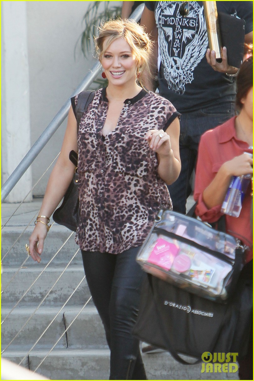 Hilary Duff: 'Chelsea Lately' Appearance!: Photo 2590890 | Hilary Duff ...