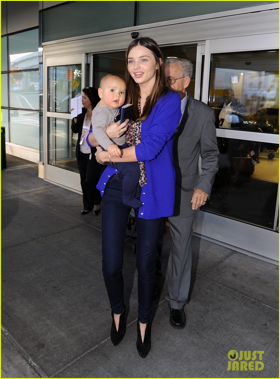 Miranda Kerr & Flynn Fly to NYC!: Photo 2590556 | Celebrity Babies ...