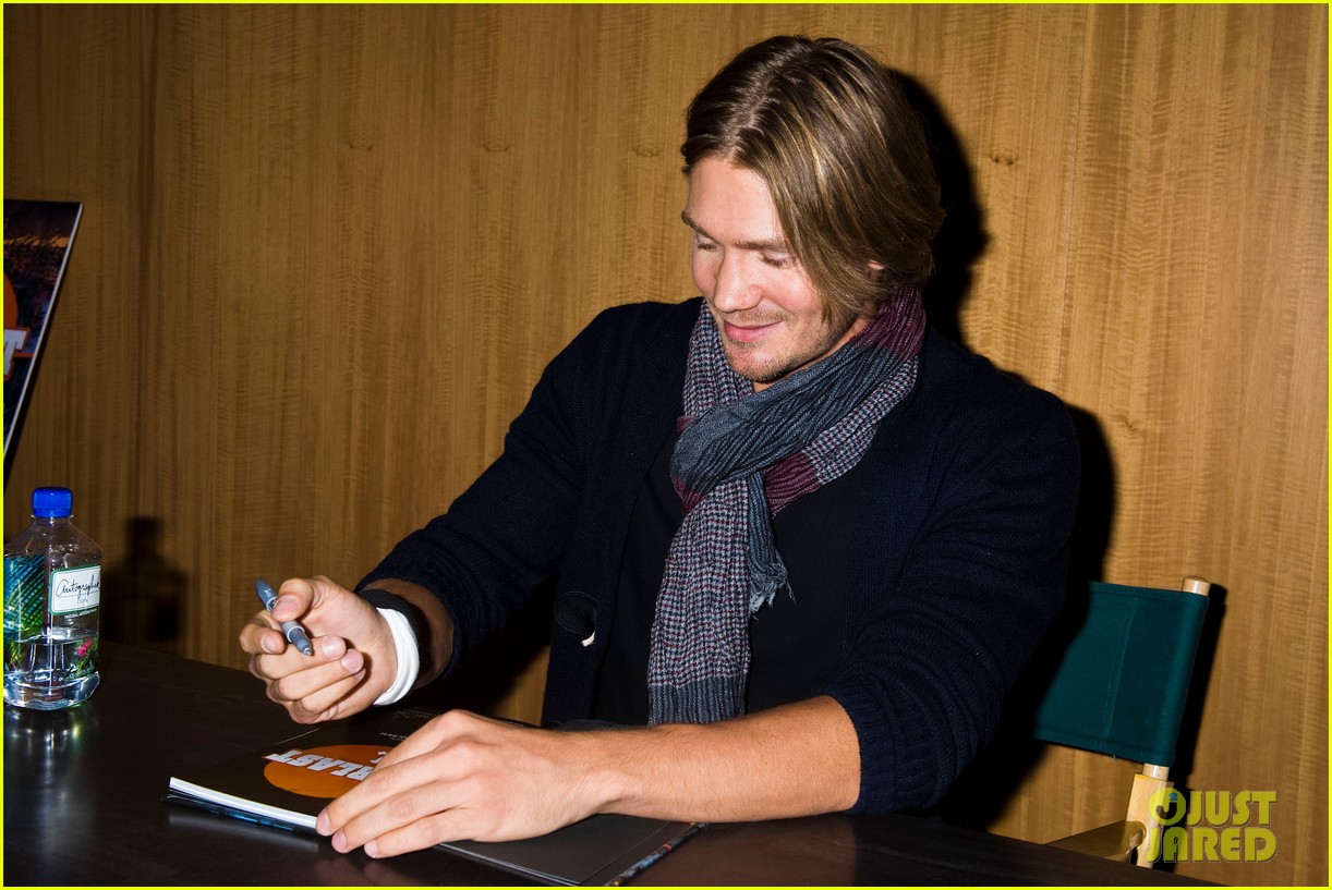 Chad Michael Murray: 'Everlast' Signing at Barnes & Noble!: Photo ...