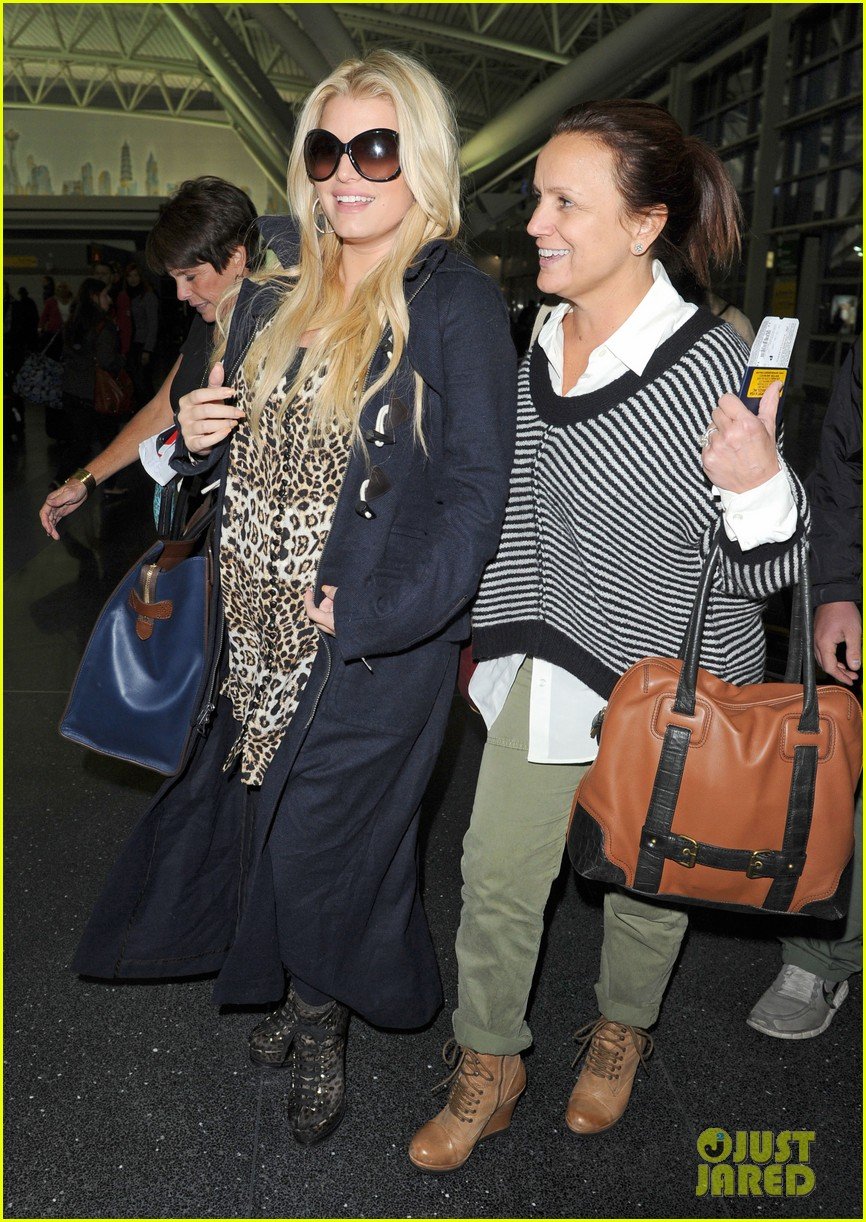 Jessica Simpson & Mom Tina: See Ya, NYC!: Photo 2594868 | Ashlee ...