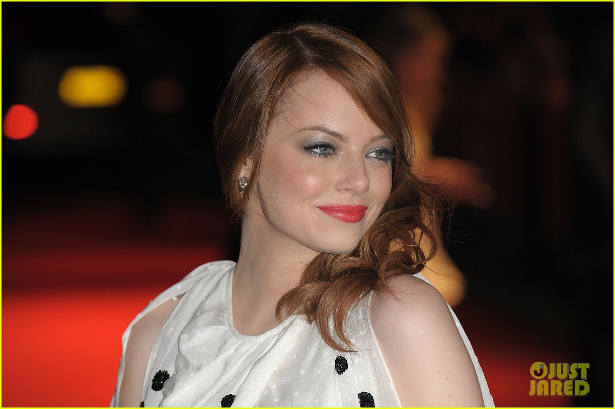 Emma Stone Premieres 'The Help' in London: Photo 2587054 | Emma Stone ...