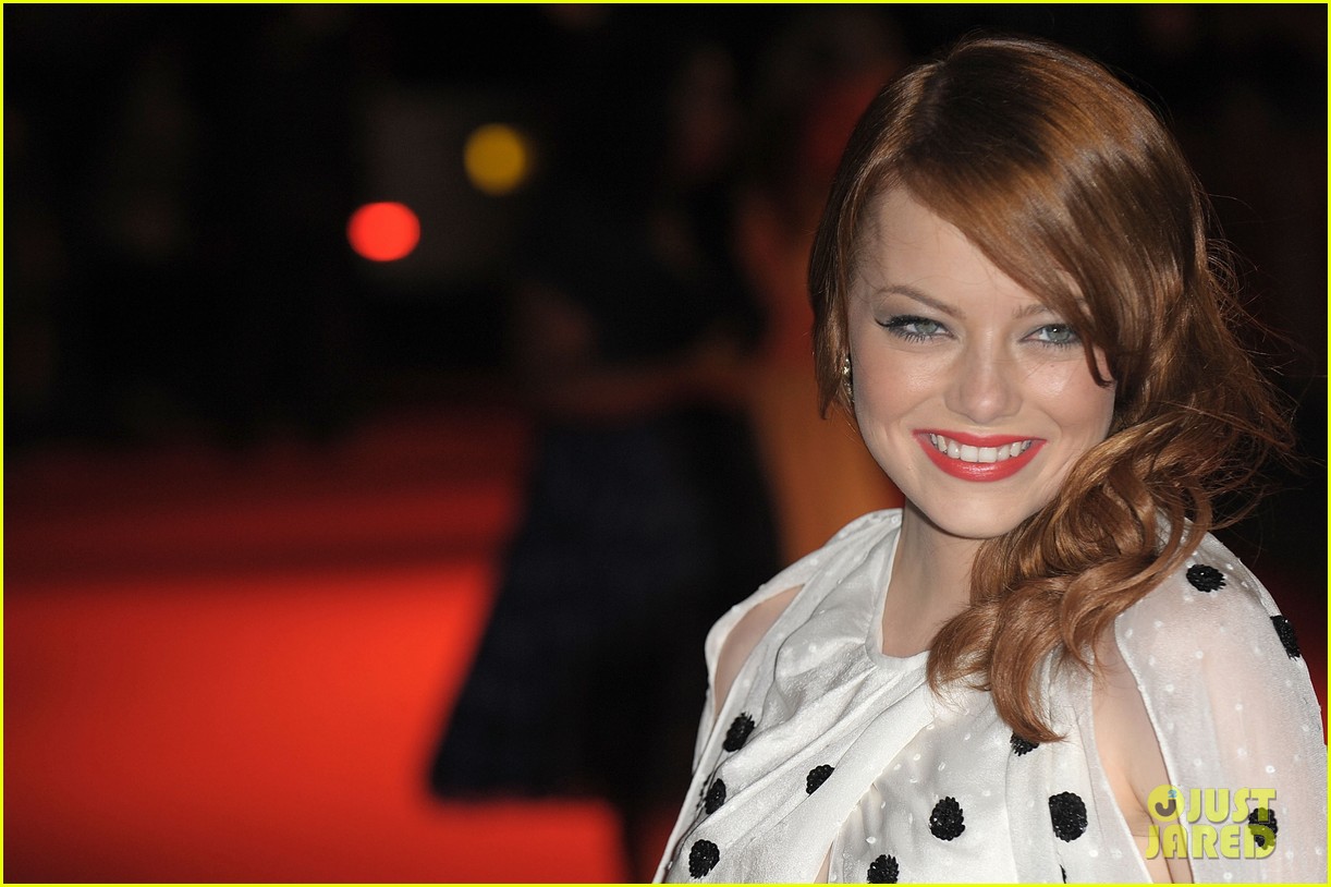 Emma Stone Premieres 'The Help' in London: Photo 2587057 | Emma Stone ...