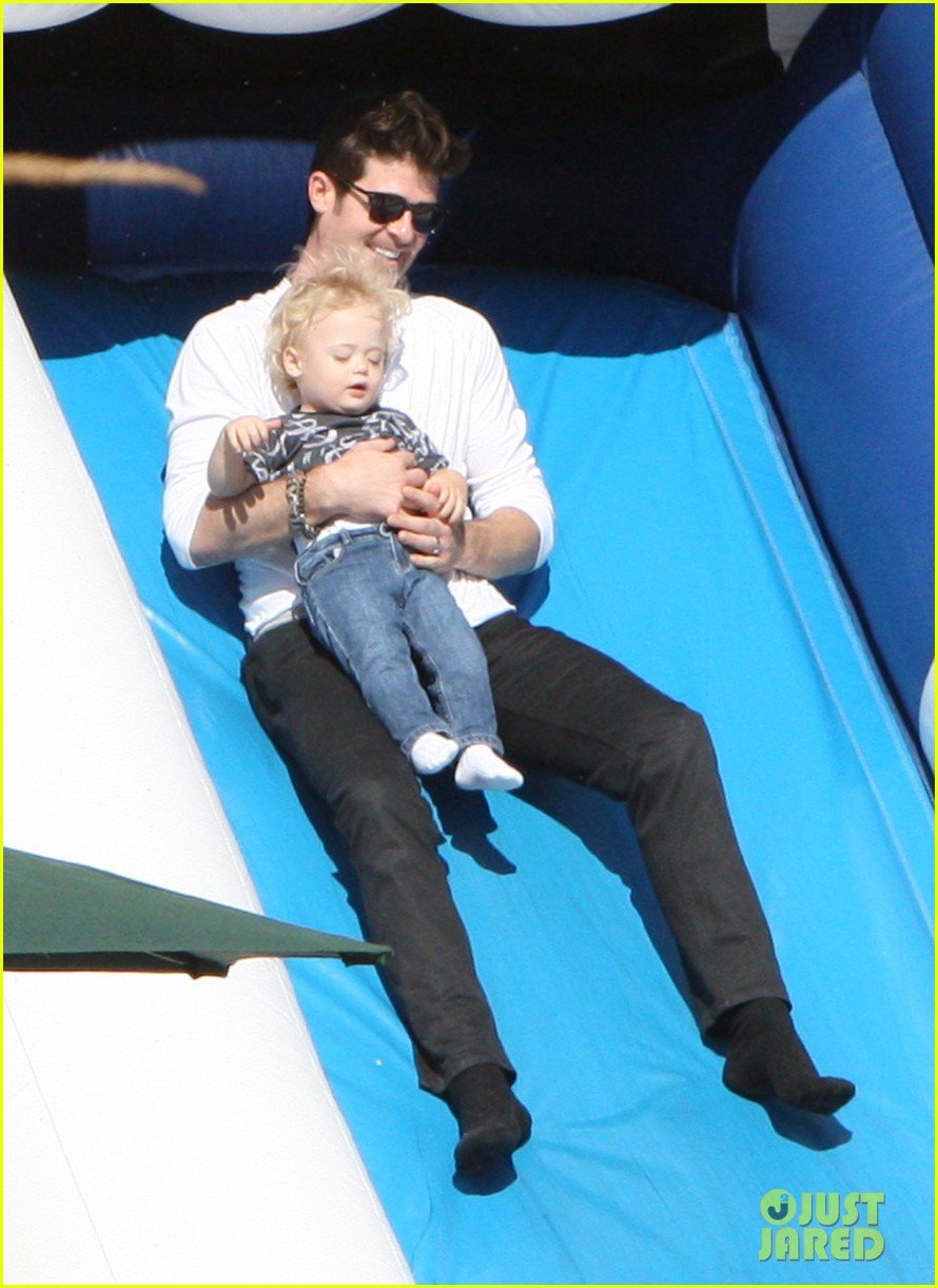 Robin Thicke & Paula Patton: Pumpkin Patch with Julian!: Photo 2588452 ...
