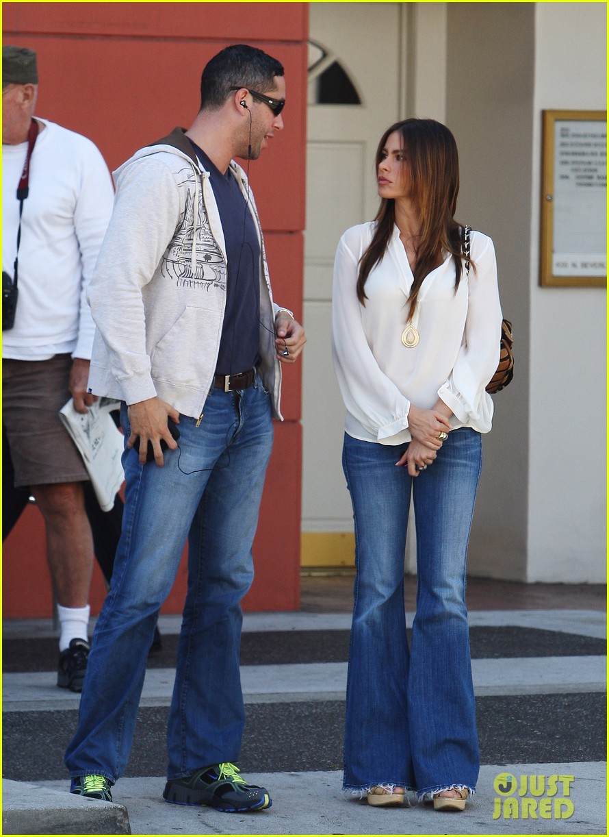 Sofia Vergara: Dancing on 'Sesame Street'!: Photo 2586849 | Nick Loeb ...