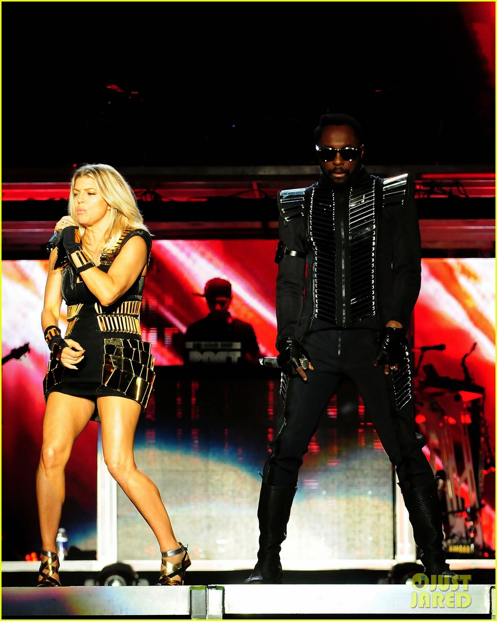 Fergie: Black Eyed Peas Farewell Concert!: Photo 2604076 | Apl De Ap ...
