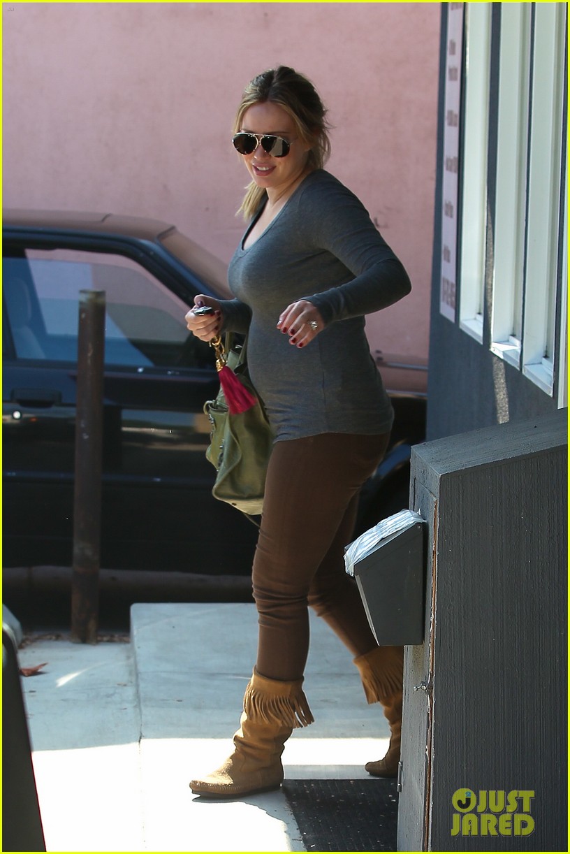 Hilary Duff Cooking Thanksgiving Dinner This Year: Photo 2601506 ...