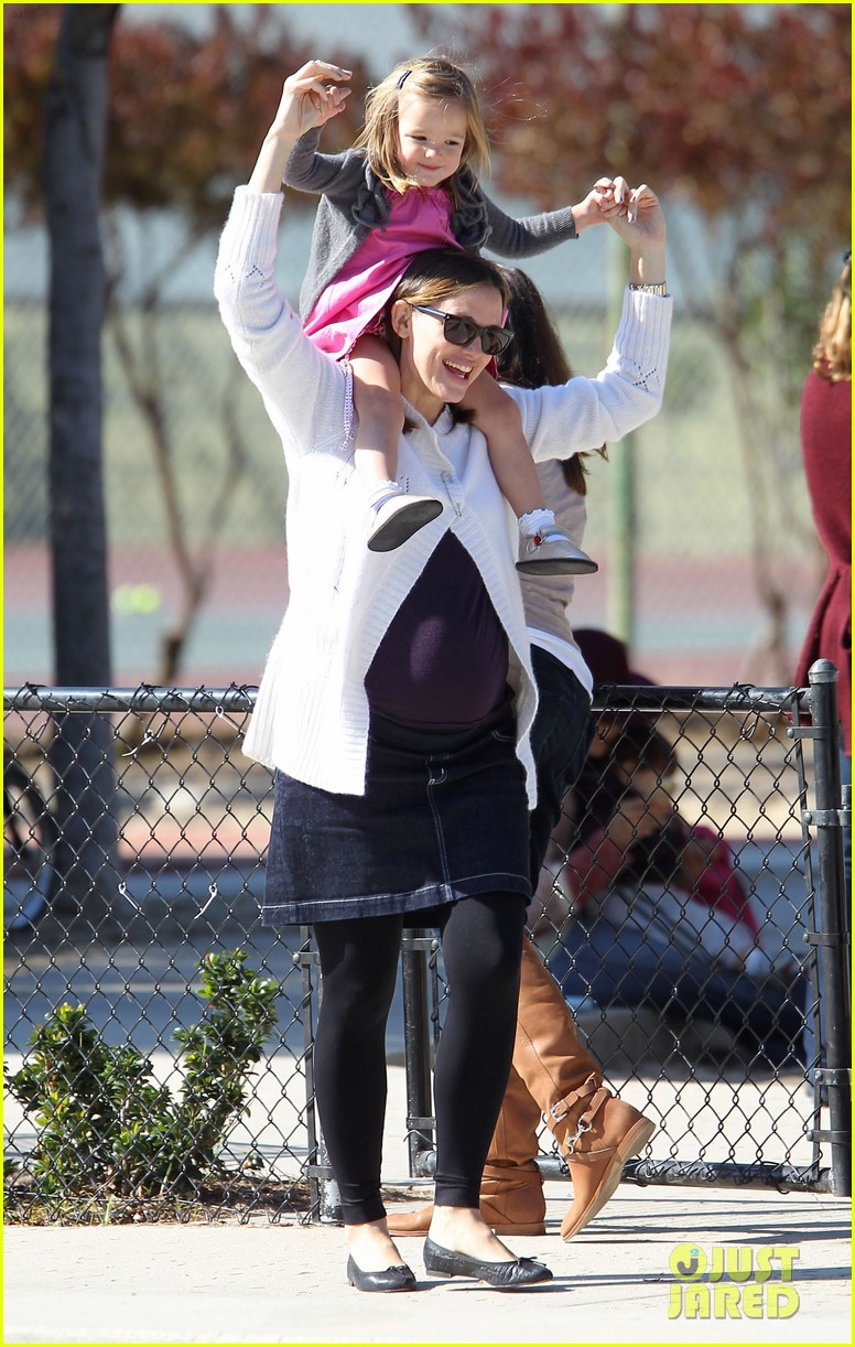 Jennifer Garner: Playtime with Seraphina!: Photo 2597839 | Ben Affleck ...