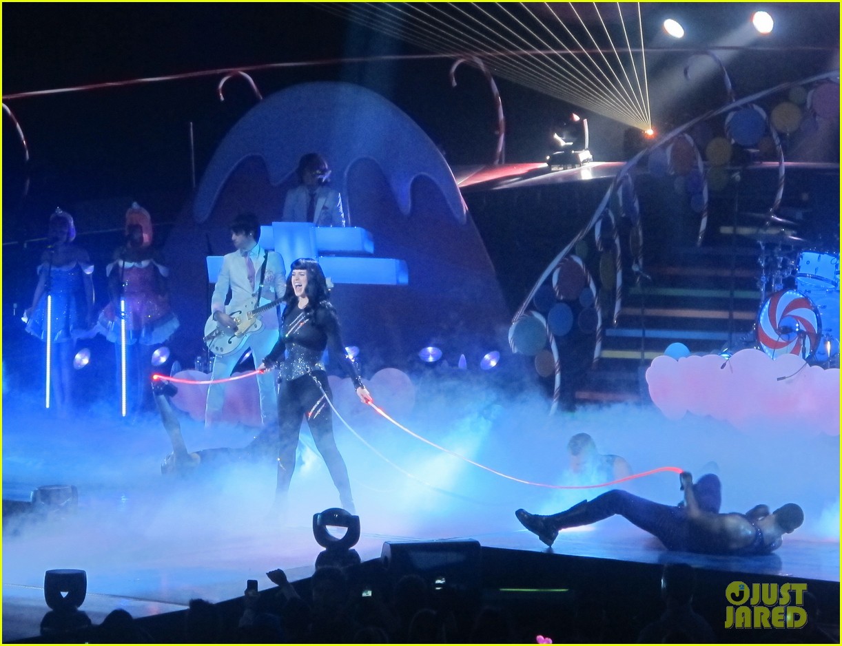 Photo: katy perry madison square garden 02 | Photo 2601319 | Just Jared ...
