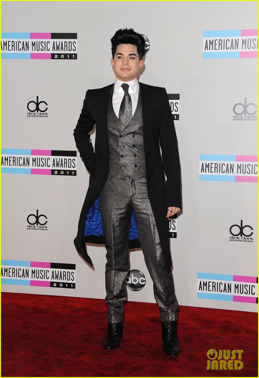 Adam Lambert - AMAs 2011 Red Carpet: Photo 2602468 | 2011 AMAs, Adam ...
