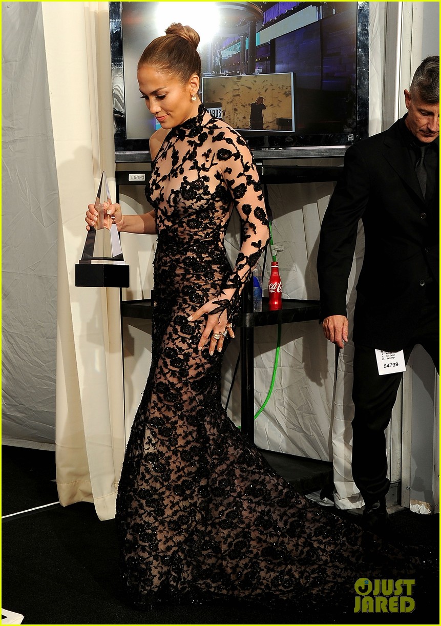 Jennifer Lopez - AMAs 2011 Winner!: Photo 2602584 | 2011 AMAs, Jennifer ...