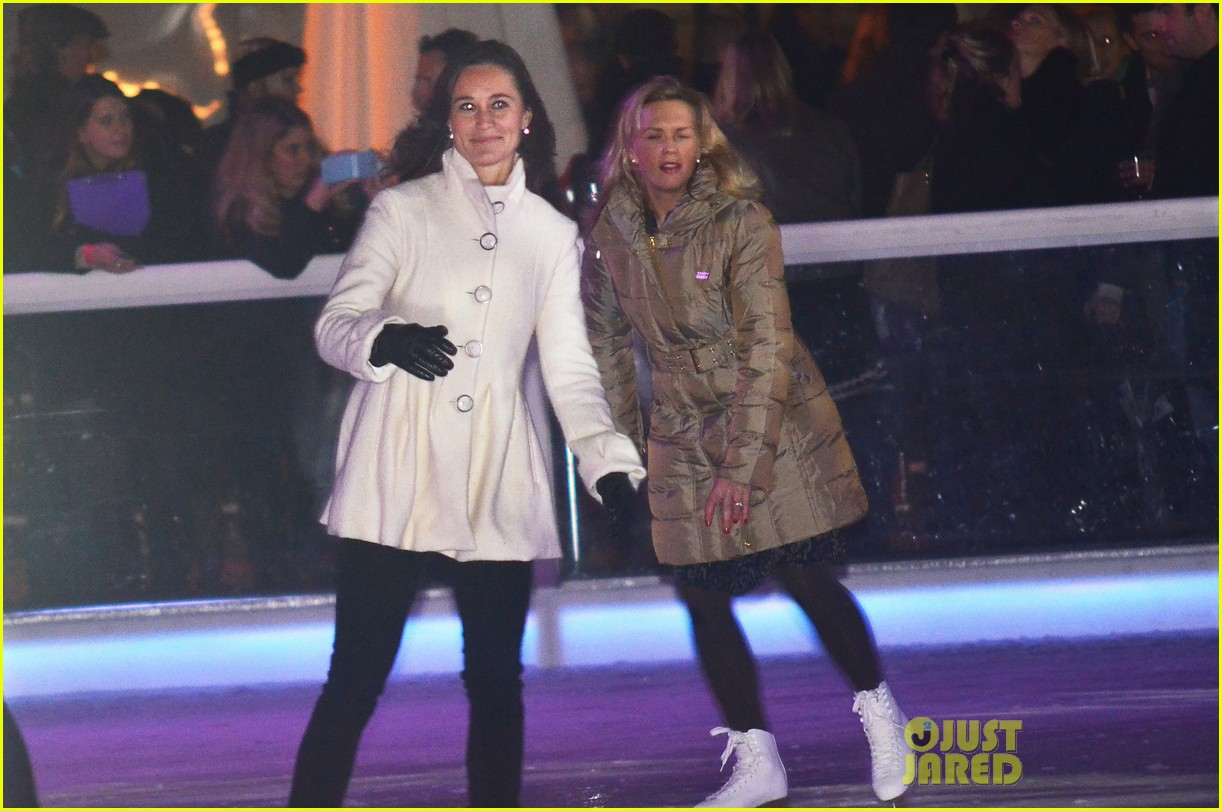 Pippa Middleton: Ice Skating at Tree Lighting Event!: Photo 2603042 ...