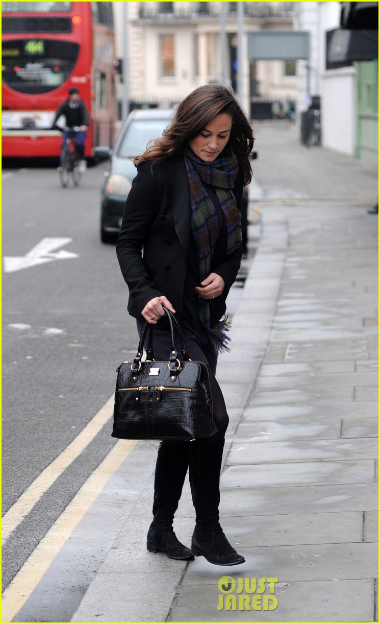 Pippa Middleton: Ice Skating at Tree Lighting Event!: Photo 2603046 ...