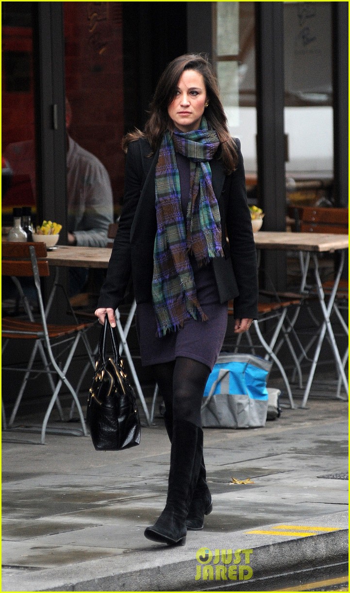 Pippa Middleton: Ice Skating at Tree Lighting Event!: Photo 2603047 ...