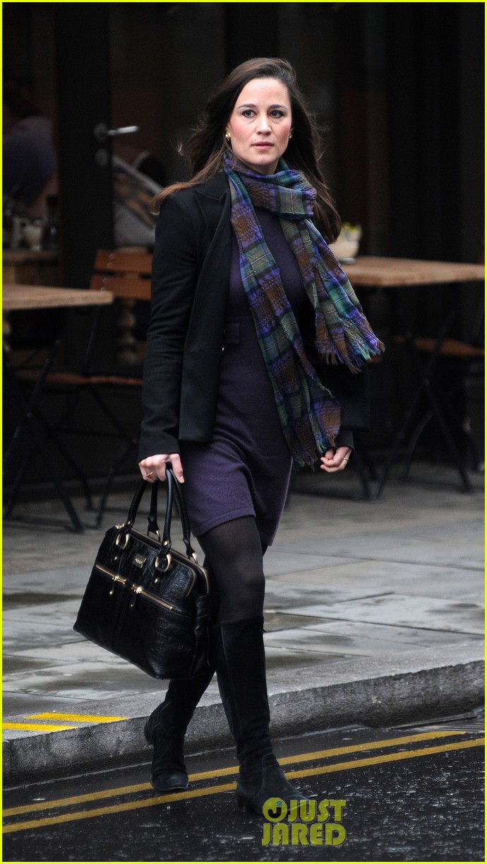 Pippa Middleton: Ice Skating at Tree Lighting Event!: Photo 2603051 ...
