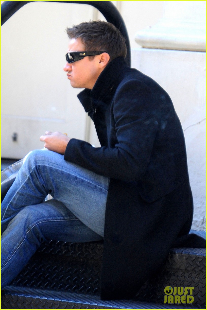 Jeremy Renner: Chelsea Lunch Break: Photo 2597699 | Jeremy Renner ...