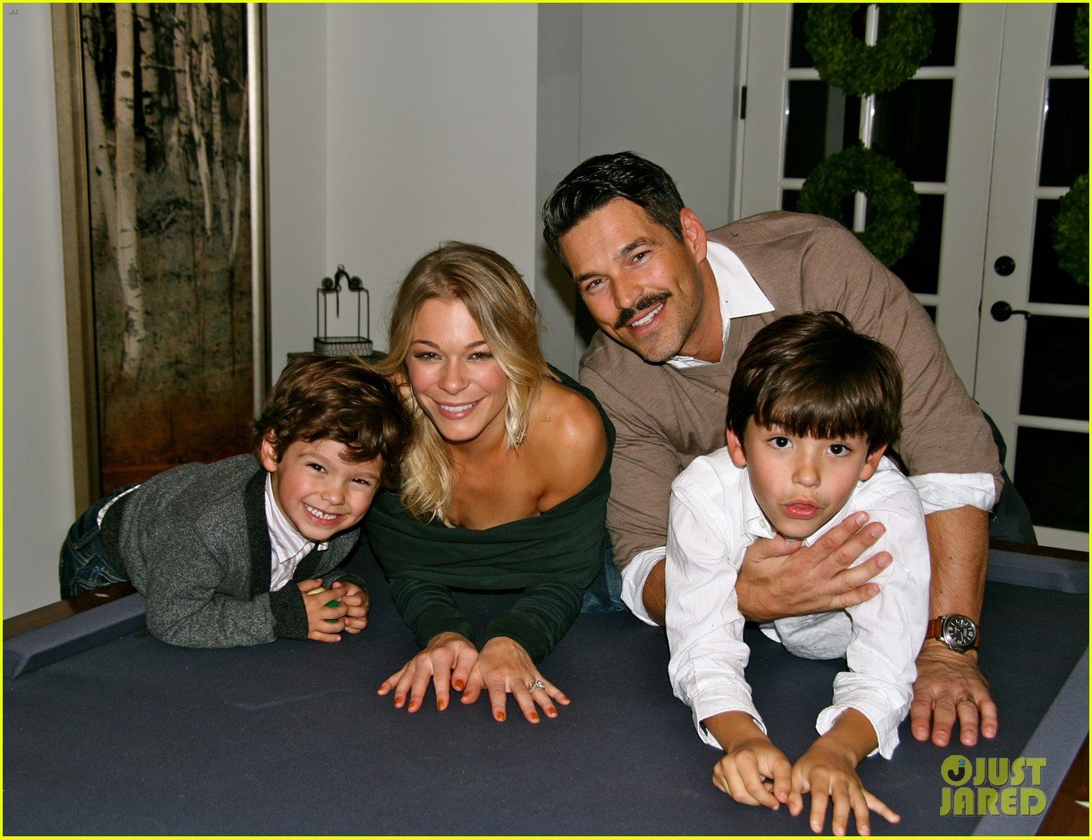 LeAnn Rimes: Thanksgiving Weekend with the Family!: Photo 2604228 ...