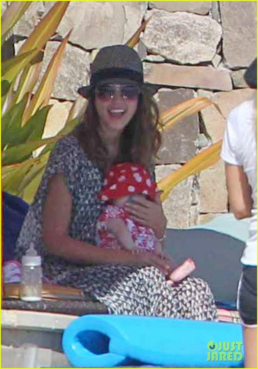 Jessica Alba: Bikini Mom in Mexico!: Photo 2613254 | Cash Warren ...