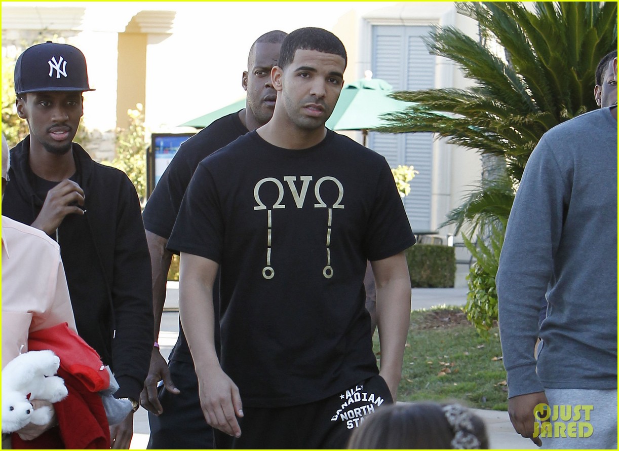 Drake Reacts to Fan's Forehead Tattoo: Photo 2612873 | Drake Photos ...