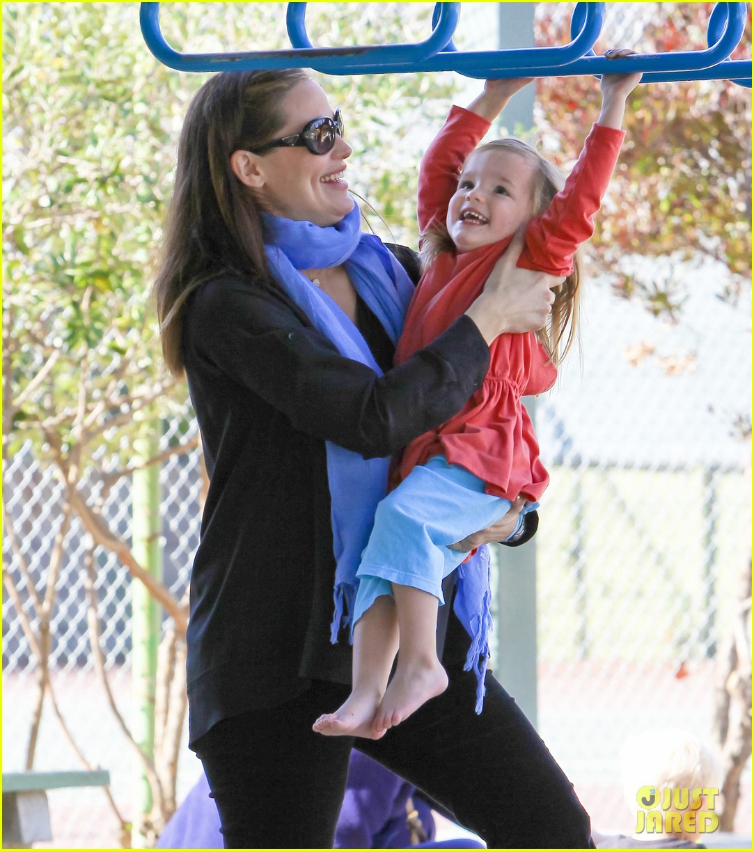 Photo: jennifer garner playtime girls 03 | Photo 2606824 | Just Jared