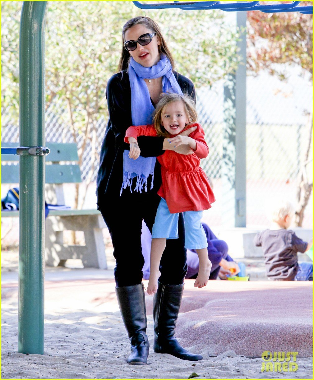 Photo: jennifer garner playtime girls 15 | Photo 2606836 | Just Jared ...