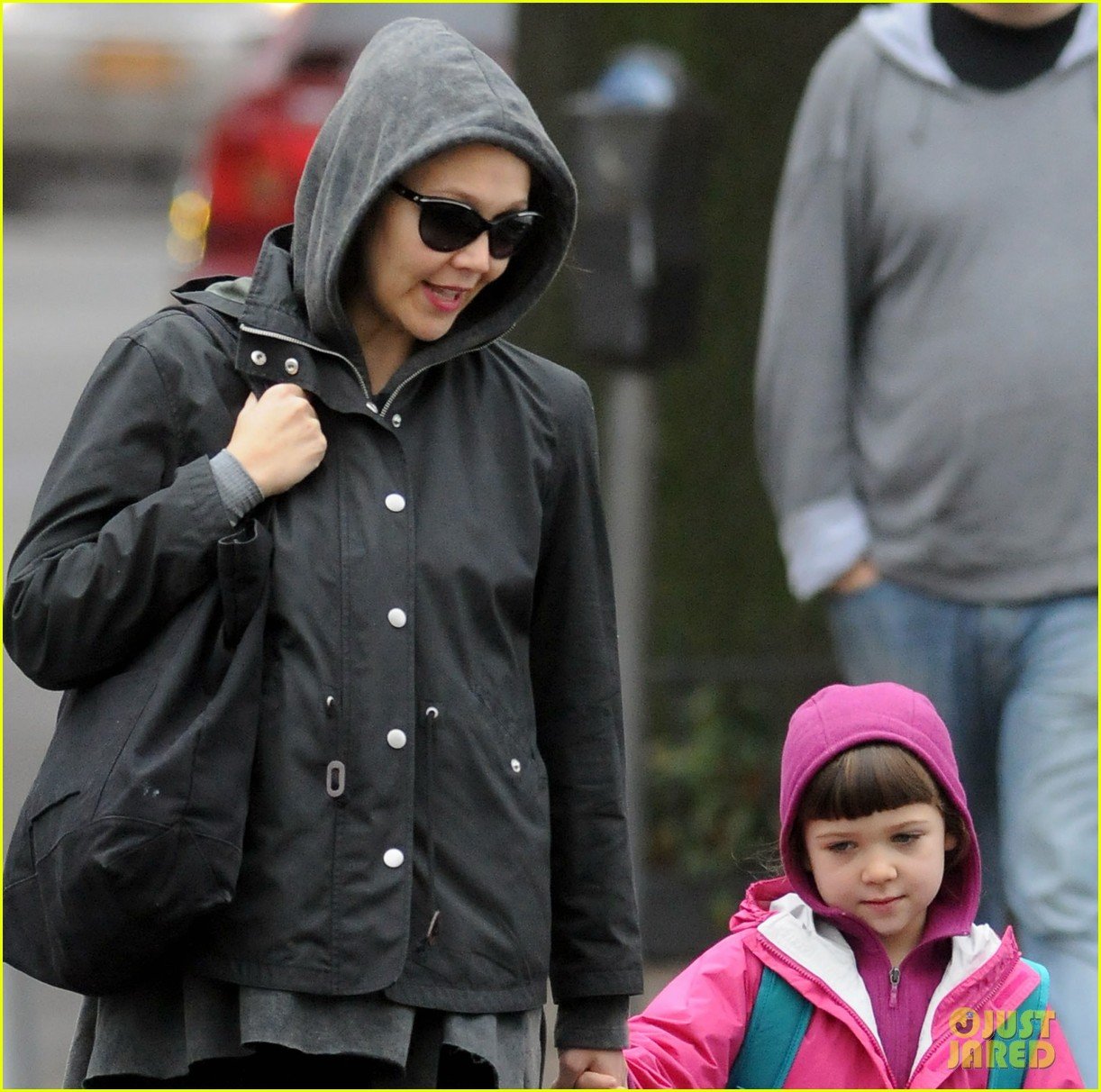 Maggie Gyllenhaal & Ramona: Good Morning!: Photo 2606804 | Maggie ...