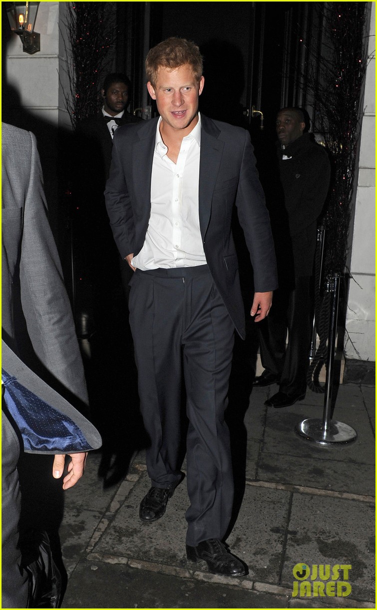 Prince Harry & Chelsy Davy: Brompton Club Exit: Photo 2605958 | Chelsy ...