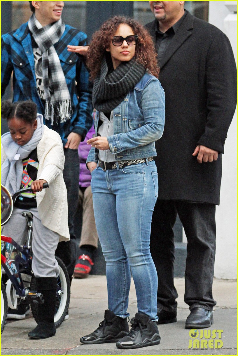 Alicia Keys: Go See 'Stick Fly' on Broadway!: Photo 2612292 | Alicia ...