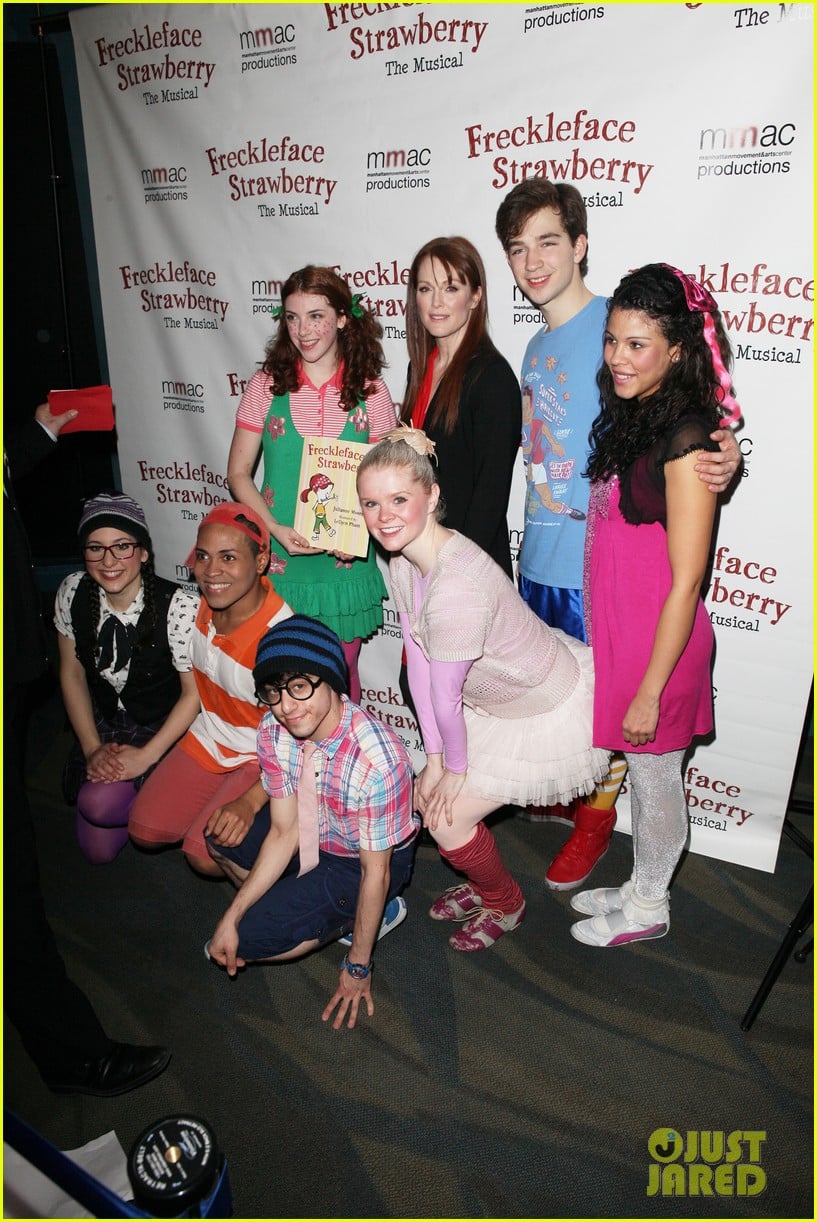 Julianne Moore: 'Freckleface Strawberry the Musical'!: Photo 2609231 ...
