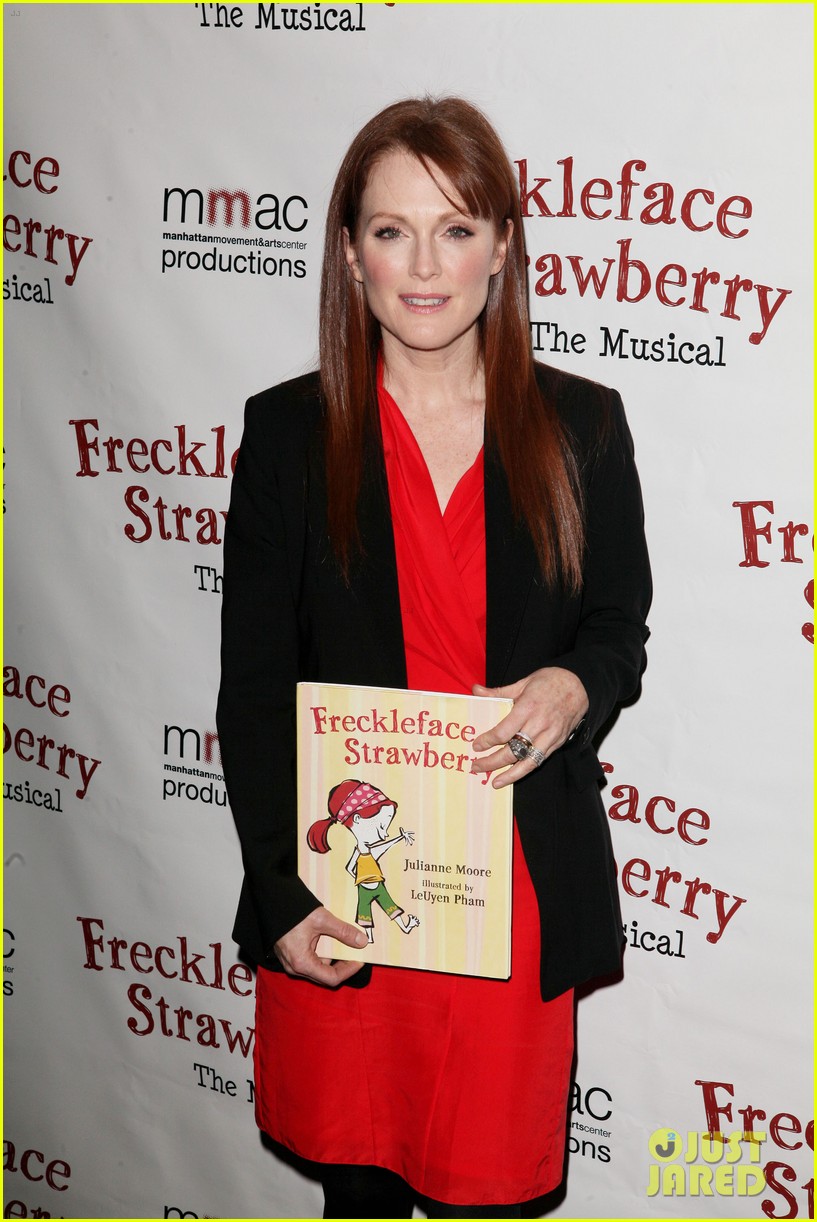 Julianne Moore: 'Freckleface Strawberry the Musical'!: Photo 2609232 ...