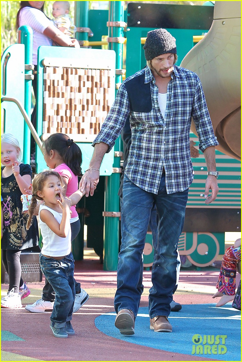 Nahla Aubry: Coldwater Park with Dad Gabriel!: Photo 2612987 ...