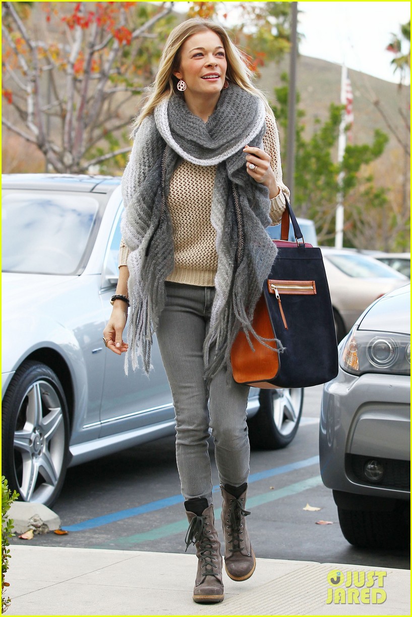 LeAnn Rimes Shops for a Hat: Photo 2610801 | LeAnn Rimes Photos | Just ...