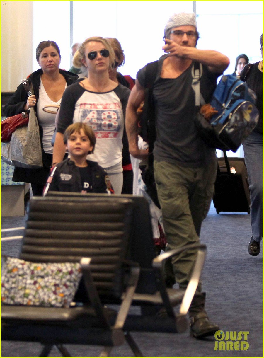 Britney Spears: LAX Landing With Jason Trawick & the Boys!: Photo ...