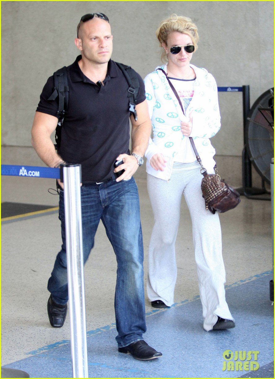 Britney Spears: LAX Landing With Jason Trawick & the Boys!: Photo ...