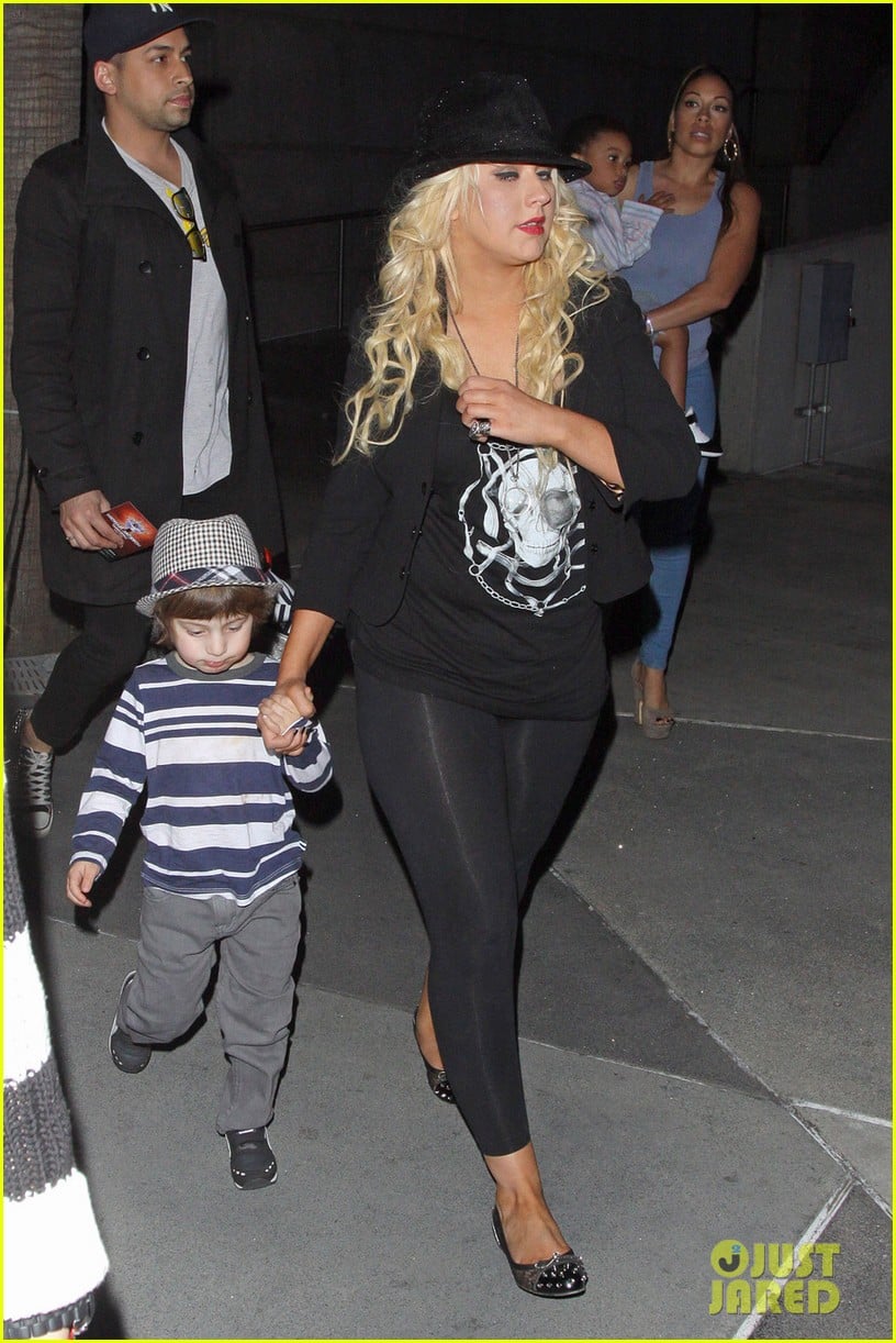 Christina Aguilera & Matt Rutler: 'Immortal World Tour' with Max!: Photo 2623840 | Celebrity ...