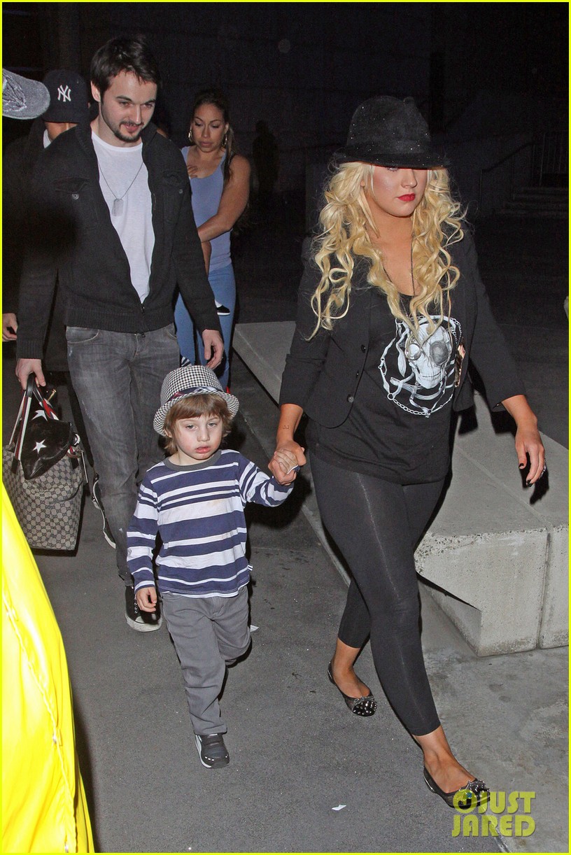 Christina Aguilera & Matt Rutler: 'Immortal World Tour' with Max!: Photo 2623844 | Celebrity ...