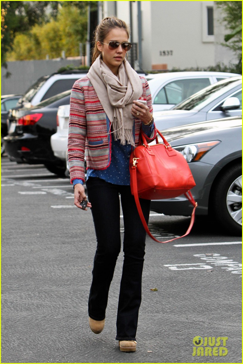 Jessica Alba: 'Extra' Interview at The Grove!: Photo 2622059 | Jessica ...