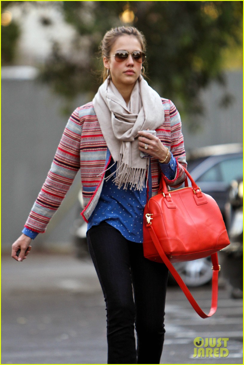 Jessica Alba: 'Extra' Interview at The Grove!: Photo 2622067 | Jessica ...