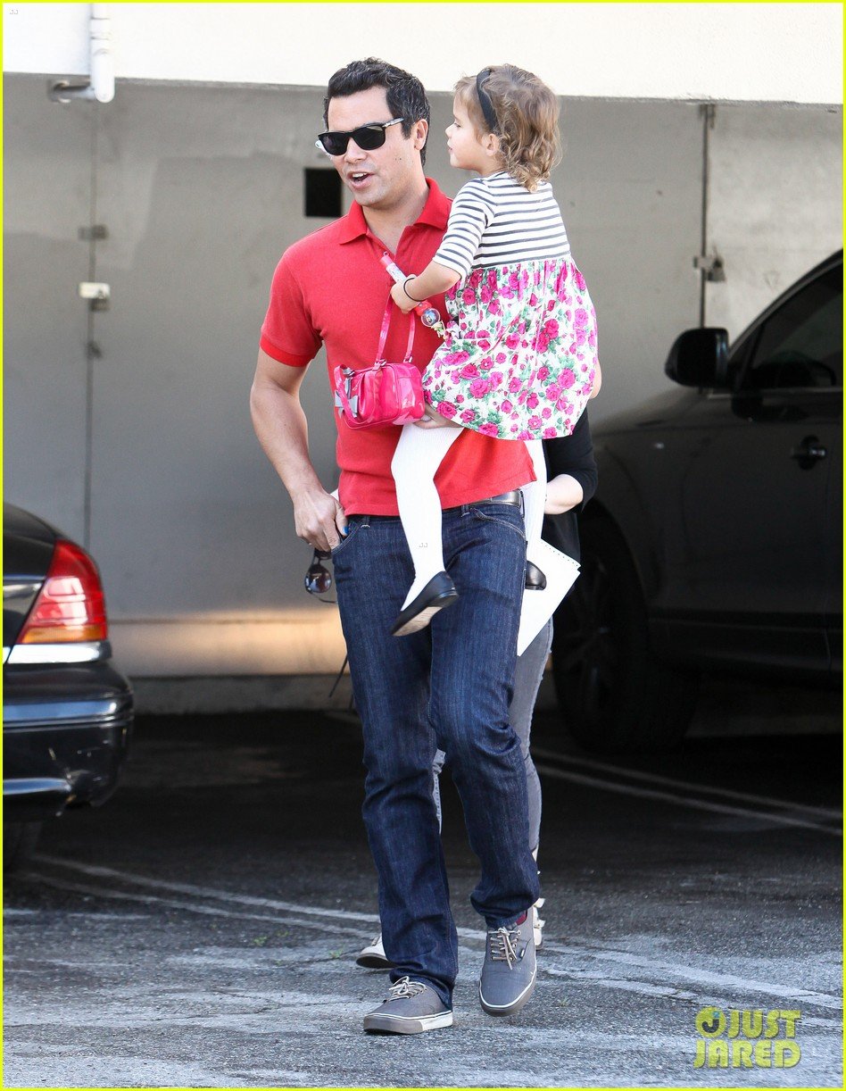 Jessica Alba: 'Extra' Interview at The Grove!: Photo 2622073 | Jessica ...