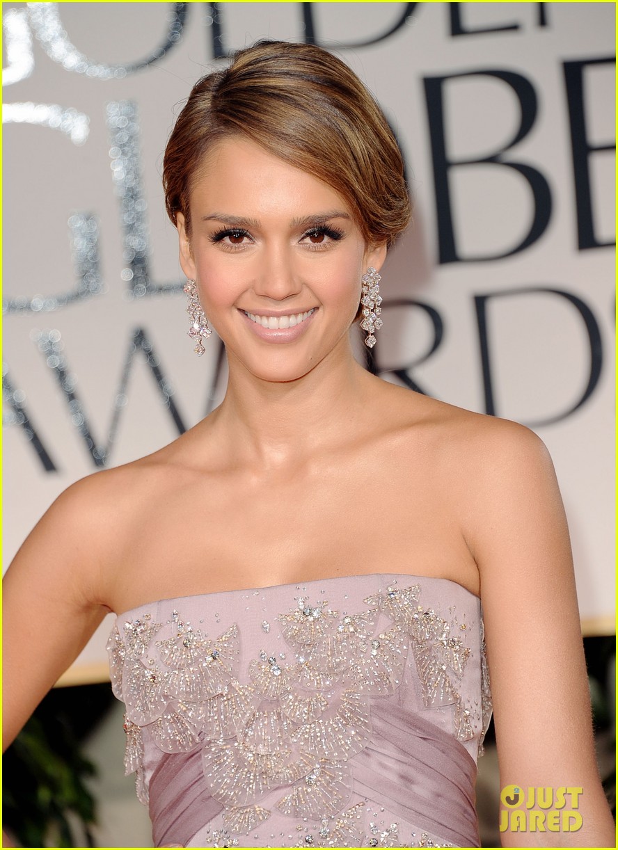Jessica Alba - Golden Globes 2012 Red Carpet: Photo 2618504 | 2012 ...