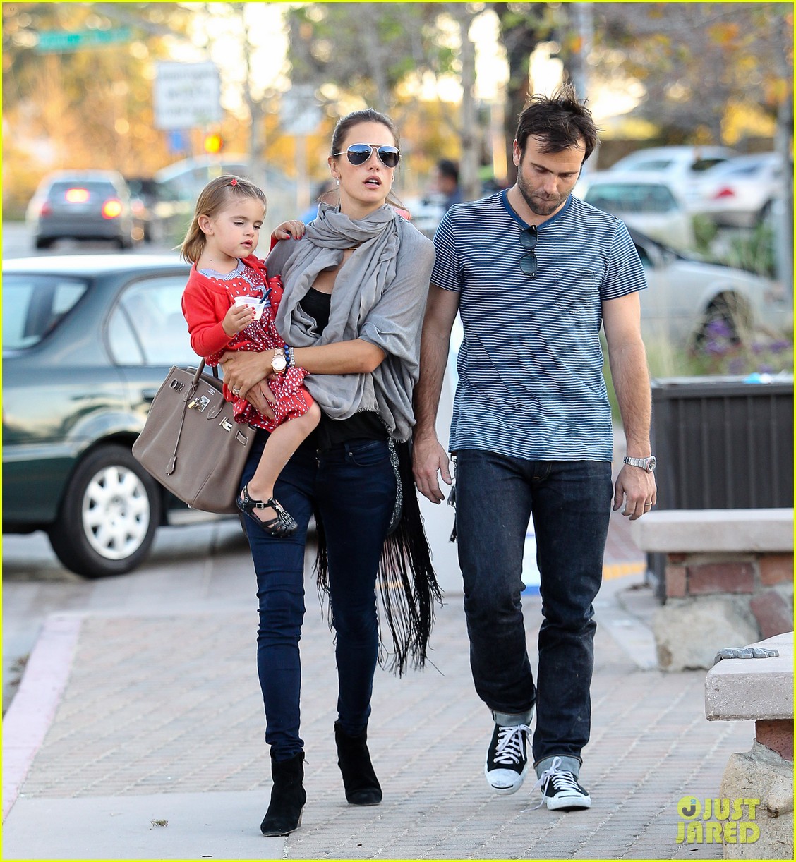 Alessandra Ambrosio: Family Time in Malibu!: Photo 2623806 | Alessandra ...