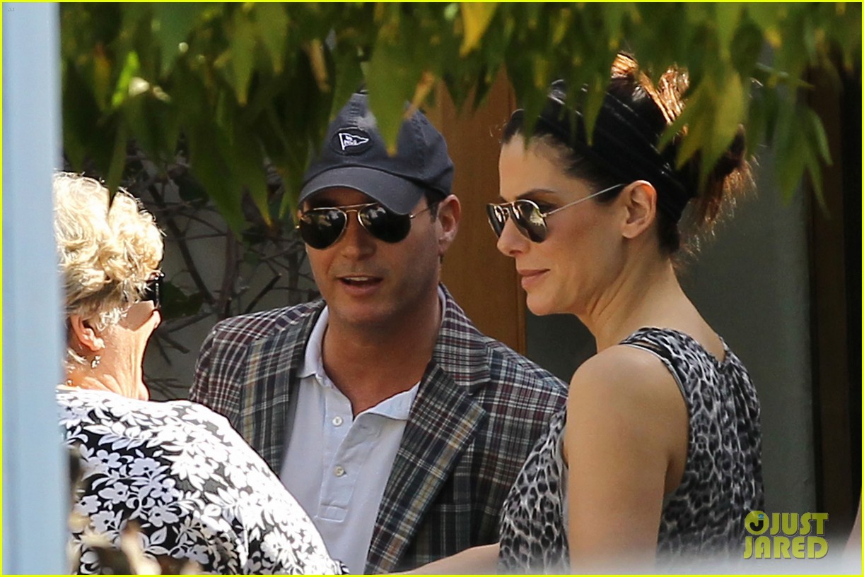 Sandra Bullock: Private Party with a Mystery Guy!: Photo 2623919 ...