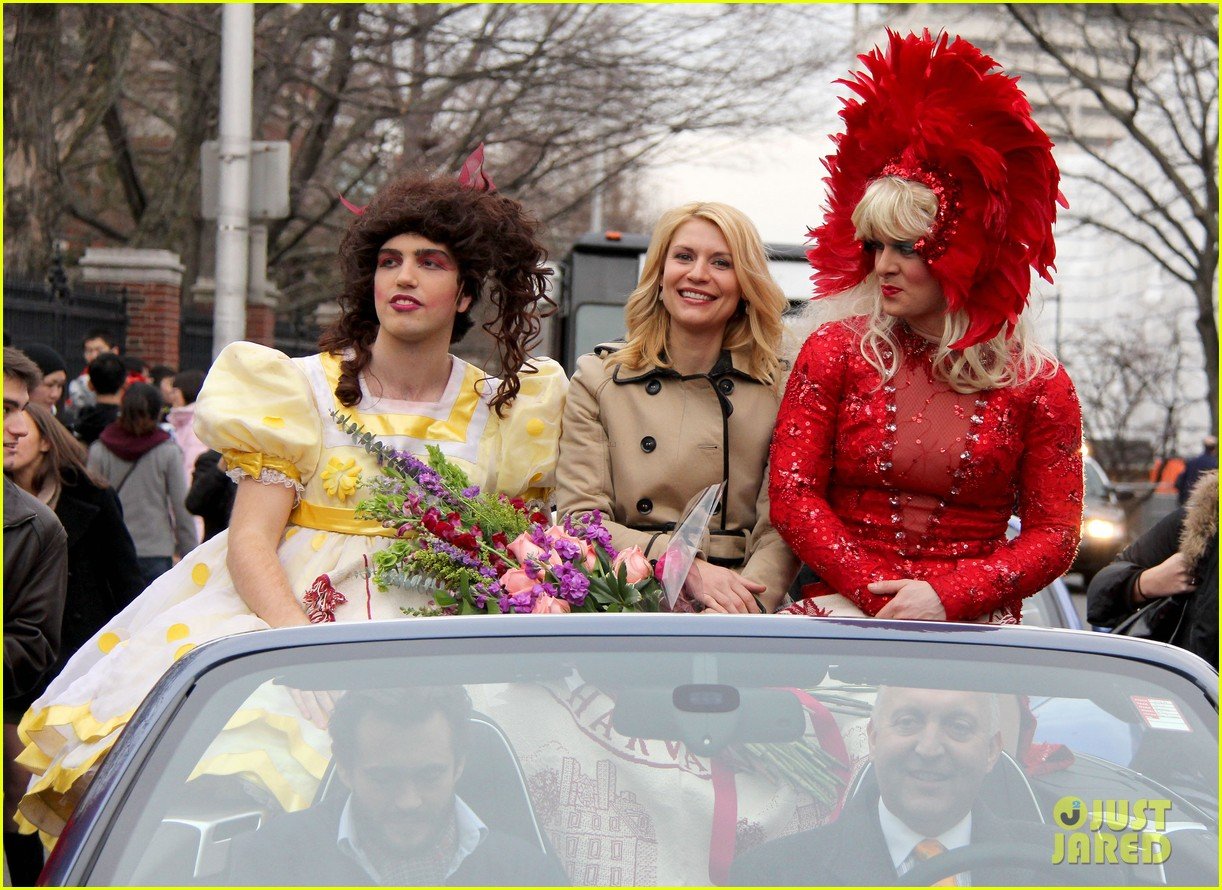 Claire Danes: Hasty Pudding Parade!: Photo 2622289 | 00 Photos | Just ...