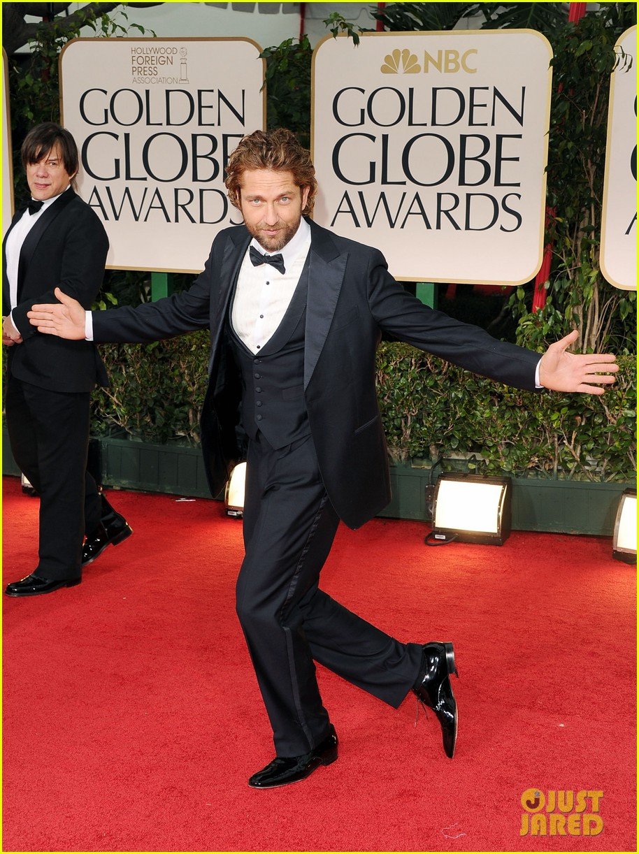 Gerard Butler - Golden Globes 2012 Red Carpet: Photo 2618437 | 2012 ...